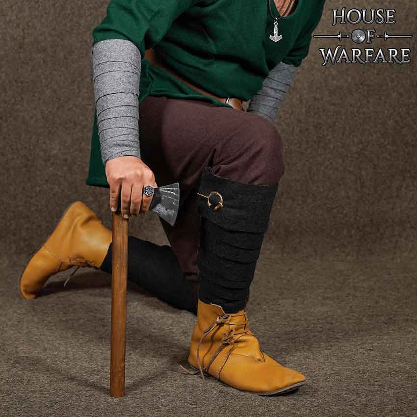 Woolen Leg Wraps with Brooches - Black