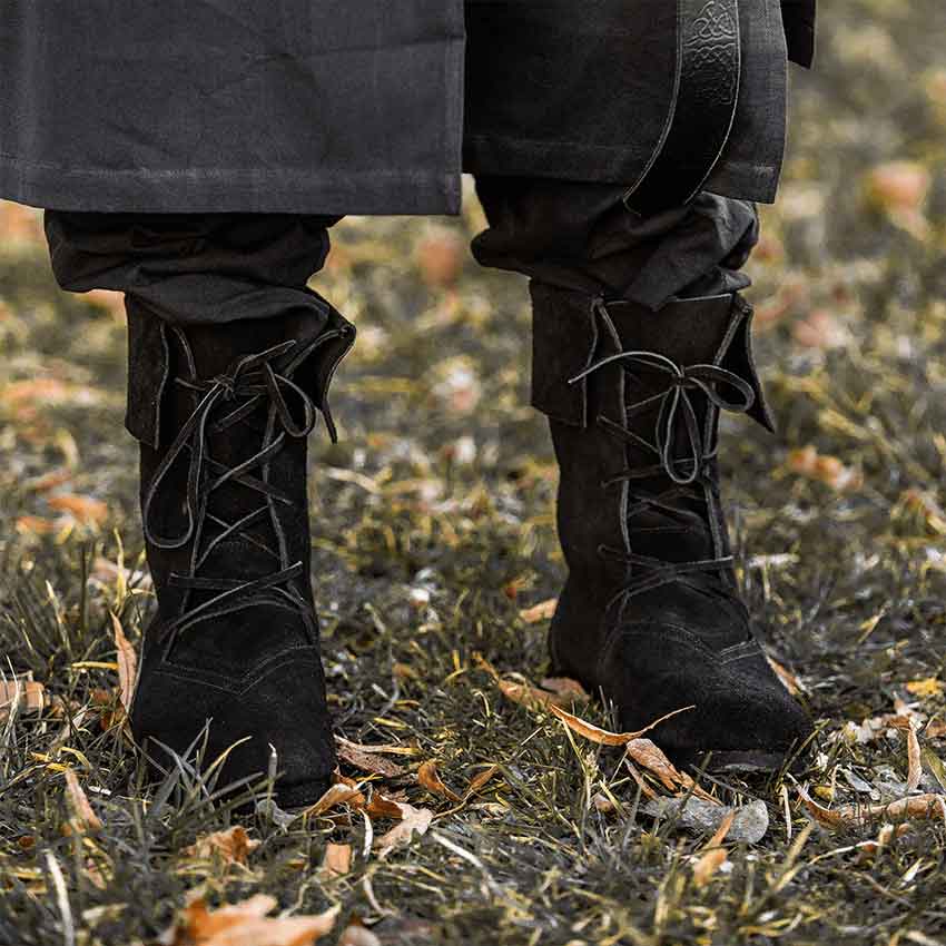 Aurin Cuffed Medieval Boots - Black